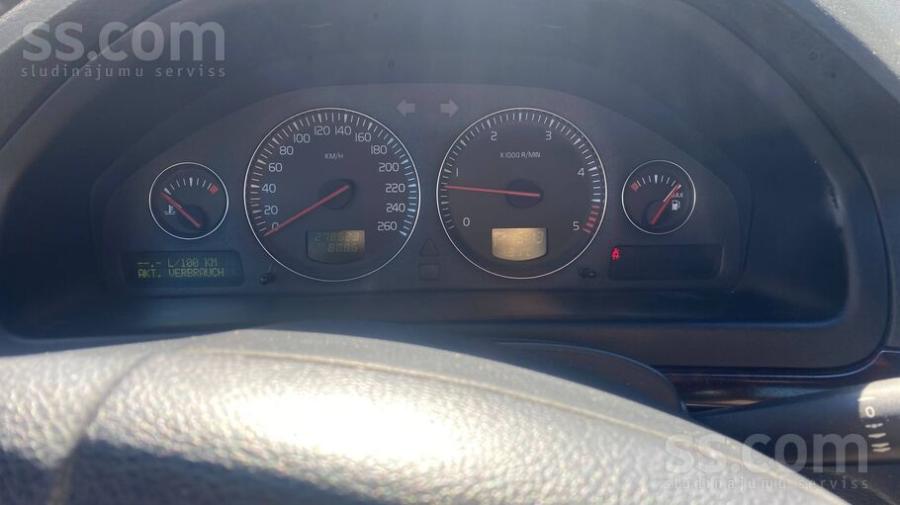Volvo S80 2004 in Riga, with an engine capacity of 2.40 L and mileage of 279 thousand km for 1450 €, photo 10 on AUTOMOTO.COM.LV