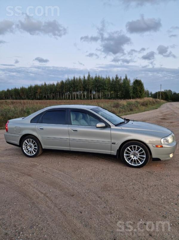 Volvo S80 2004 in Limbazi on AUTOMOTO.COM.LV Volvo S80 2004 in Limbazi, with an engine capacity of 2.40 L and mileage of 471 thousand km for 2400 €, photo 3 on AUTOMOTO.COM.LV