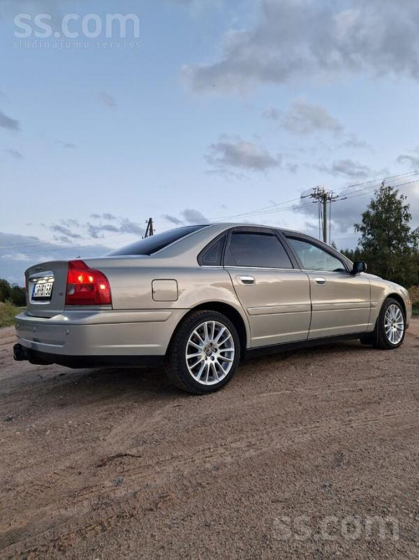 Volvo S80 2004 in Limbazi on AUTOMOTO.COM.LV Volvo S80 2004 in Limbazi, with an engine capacity of 2.40 L and mileage of 471 thousand km for 2400 €, photo 5 on AUTOMOTO.COM.LV