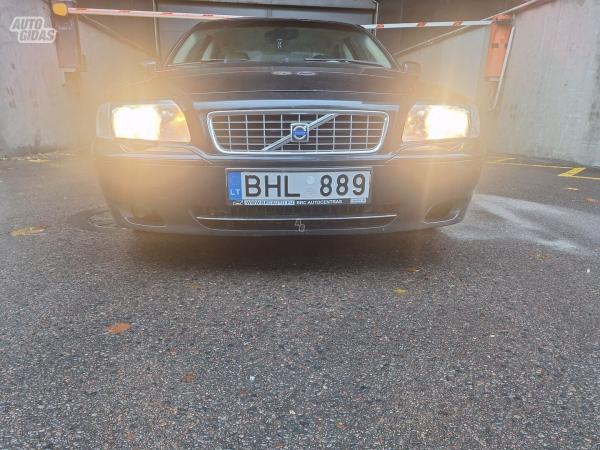 Volvo S80 2004 in Klaipeda, with an engine capacity of 2.40 L and mileage of 0 thousand km for 600 €, photo 3 on AUTOMOTO.COM.LV