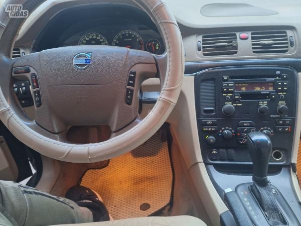 Volvo S80 2004 in Klaipeda, with an engine capacity of 2.40 L and mileage of 0 thousand km for 600 €, photo 11 on AUTOMOTO.COM.LV