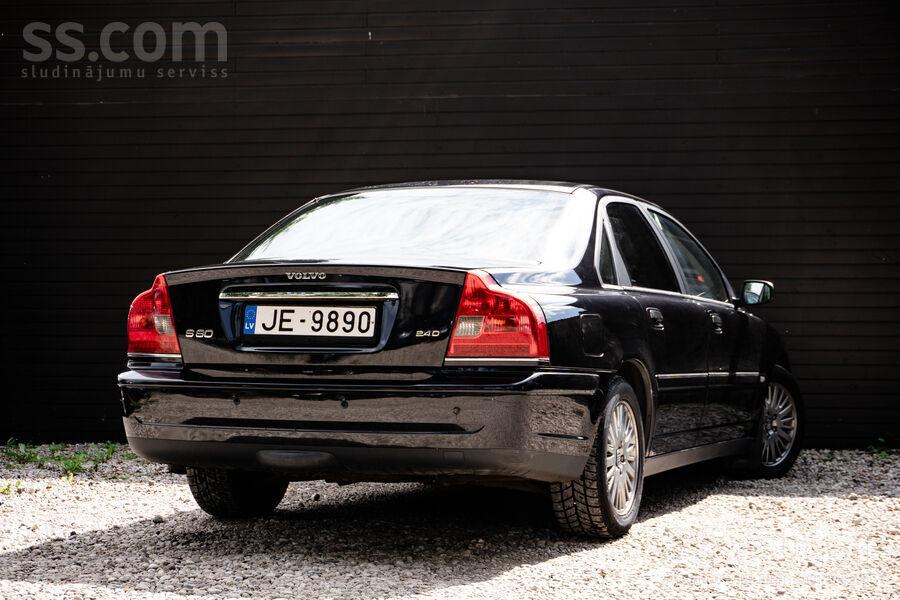 Volvo S80 2005 Rīga, ar dzinēja tilpumu 2.40 L un nobraukumu 285 tūkst. km par 2790 €, foto 3 vietnē AUTOMOTO.COM.LV