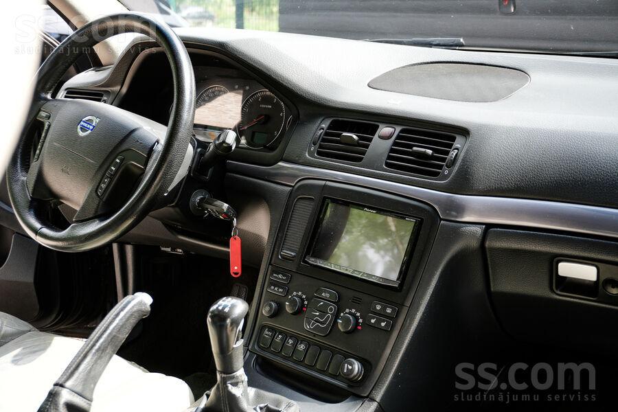 Volvo S80 2005 Rīga, ar dzinēja tilpumu 2.40 L un nobraukumu 285 tūkst. km par 2790 €, foto 6 vietnē AUTOMOTO.COM.LV
