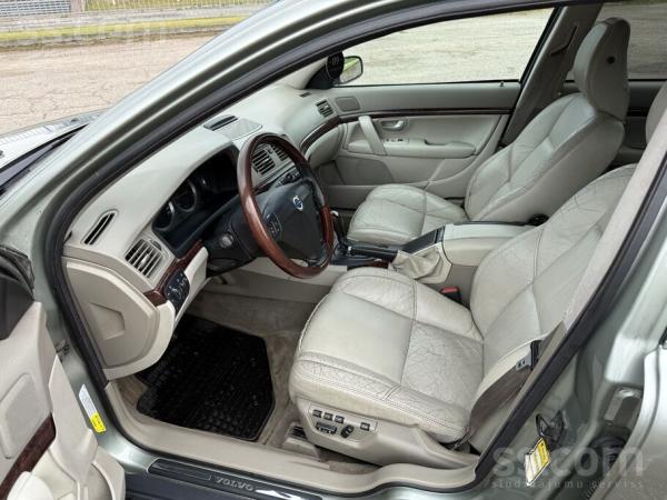 Volvo S80 2005 in Jelgava, with an engine capacity of 2.40 L and mileage of 419 thousand km for 1850 €, photo 5 on AUTOMOTO.COM.LV