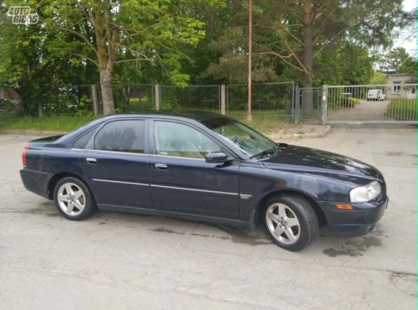 Volvo S80 2005 in Siauliai, with an engine capacity of 2.40 L and mileage of 515 thousand km for 800 €, photo 1 on AUTOMOTO.COM.LV