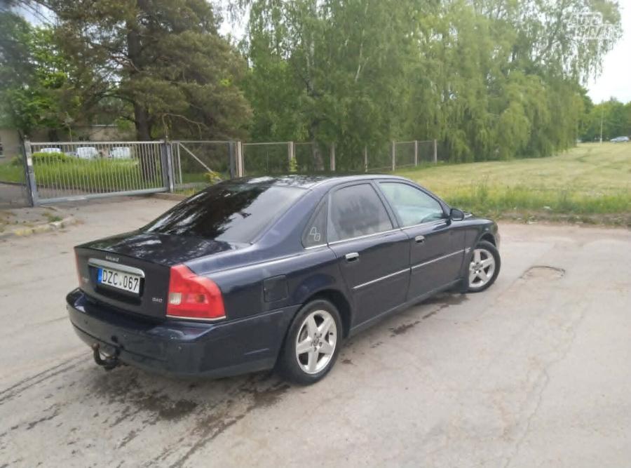 Volvo S80 2005 in Siauliai, with an engine capacity of 2.40 L and mileage of 515 thousand km for 800 €, photo 5 on AUTOMOTO.COM.LV