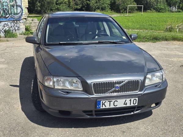 Volvo S80 2005 Viļņa, ar dzinēja tilpumu 2.40 L un nobraukumu 400 tūkst. km par 1200 €, foto 1 vietnē AUTOMOTO.COM.LV