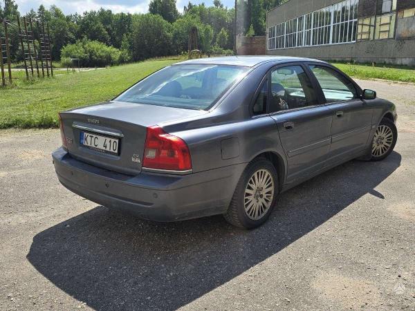 Volvo S80 2005 Viļņa, ar dzinēja tilpumu 2.40 L un nobraukumu 400 tūkst. km par 1200 €, foto 4 vietnē AUTOMOTO.COM.LV