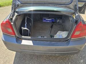 Volvo S80 2005 in Vilnius, with an engine capacity of 2.40 L and mileage of 400 thousand km for 1200 €, photo 7 on AUTOMOTO.COM.LV