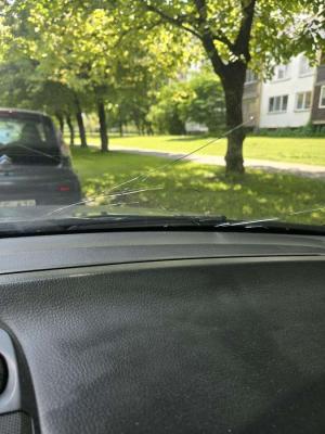 Volvo S80 2005 in Vilnius, with an engine capacity of 2.40 L and mileage of 400 thousand km for 1200 €, photo 17 on AUTOMOTO.COM.LV