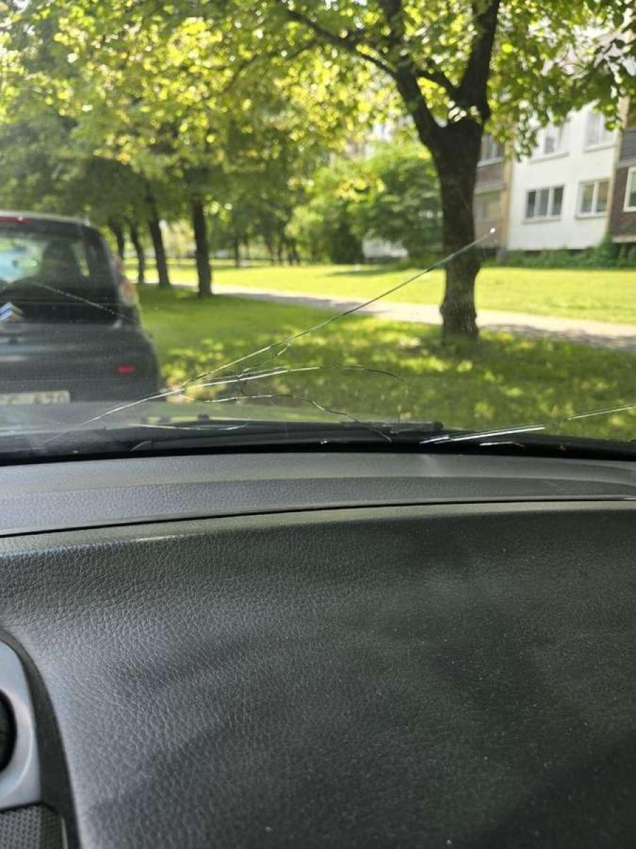 Volvo S80 2005 in Vilnius, with an engine capacity of 2.40 L and mileage of 400 thousand km for 1200 €, photo 17 on AUTOMOTO.COM.LV