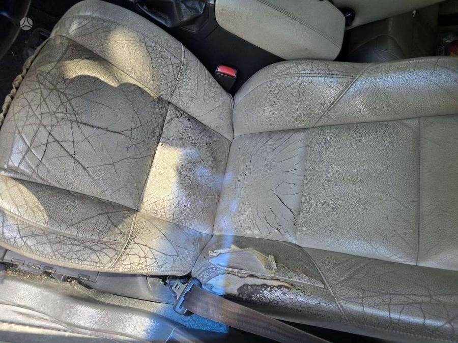 Volvo S80 2005 in Vilnius, with an engine capacity of 2.40 L and mileage of 400 thousand km for 1200 €, photo 19 on AUTOMOTO.COM.LV