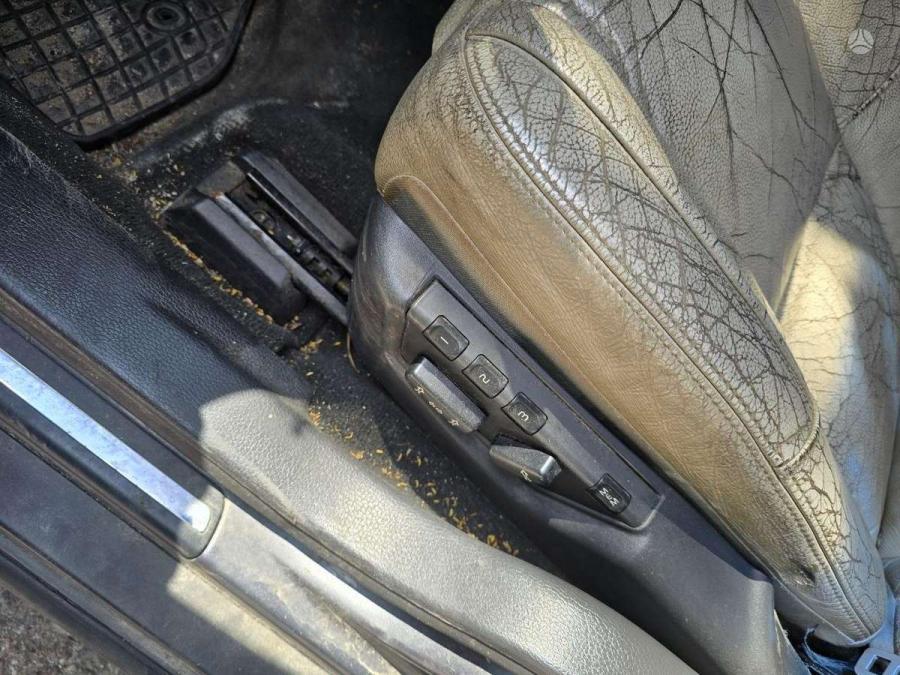 Volvo S80 2005 in Vilnius, with an engine capacity of 2.40 L and mileage of 400 thousand km for 1200 €, photo 20 on AUTOMOTO.COM.LV