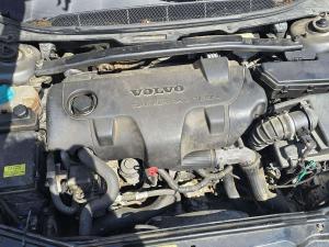 Volvo S80 2005 in Vilnius, with an engine capacity of 2.40 L and mileage of 400 thousand km for 1200 €, photo 24 on AUTOMOTO.COM.LV