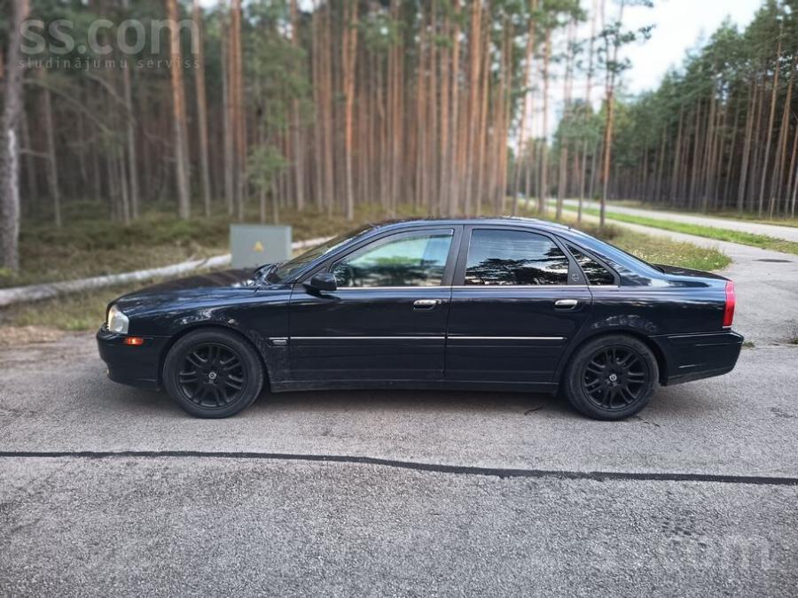 Volvo S80 2005 in Riga, with an engine capacity of 2.40 L and mileage of 357 thousand km for 1300 €, photo 3 on AUTOMOTO.COM.LV