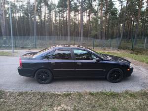 Volvo S80 2005 in Riga, with an engine capacity of 2.40 L and mileage of 357 thousand km for 1300 €, photo 7 on AUTOMOTO.COM.LV