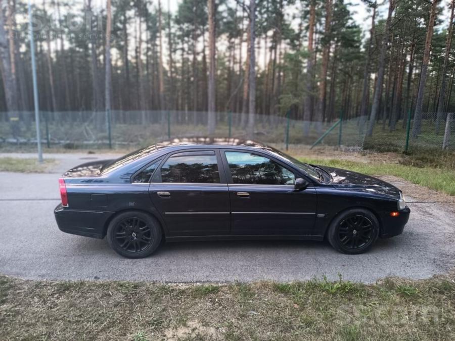 Volvo S80 2005 in Riga, with an engine capacity of 2.40 L and mileage of 357 thousand km for 1300 €, photo 7 on AUTOMOTO.COM.LV