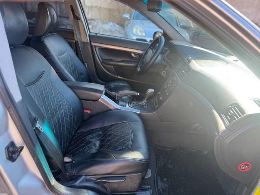 Volvo S80 2005 in Narva, with an engine capacity of 2.40 L and mileage of 539 thousand km for 990 €, photo 9 on AUTOMOTO.COM.LV