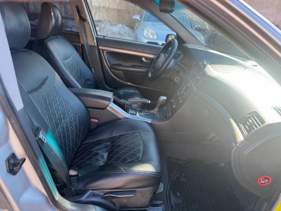 Volvo S80 2005 in Narva, with an engine capacity of 2.40 L and mileage of 539 thousand km for 990 €, photo 17 on AUTOMOTO.COM.LV