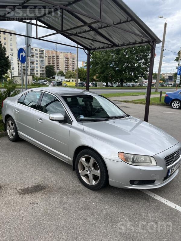 Volvo S80 2006 in Riga, with an engine capacity of 2.40 L and mileage of 372 thousand km for 2200 €, photo 2 on AUTOMOTO.COM.LV