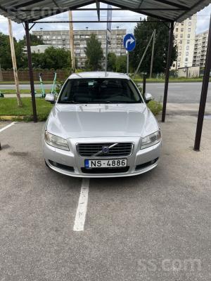 Volvo S80 2006 Rīga, ar dzinēja tilpumu 2.40 L un nobraukumu 372 tūkst. km par 2200 €, foto 3 vietnē AUTOMOTO.COM.LV