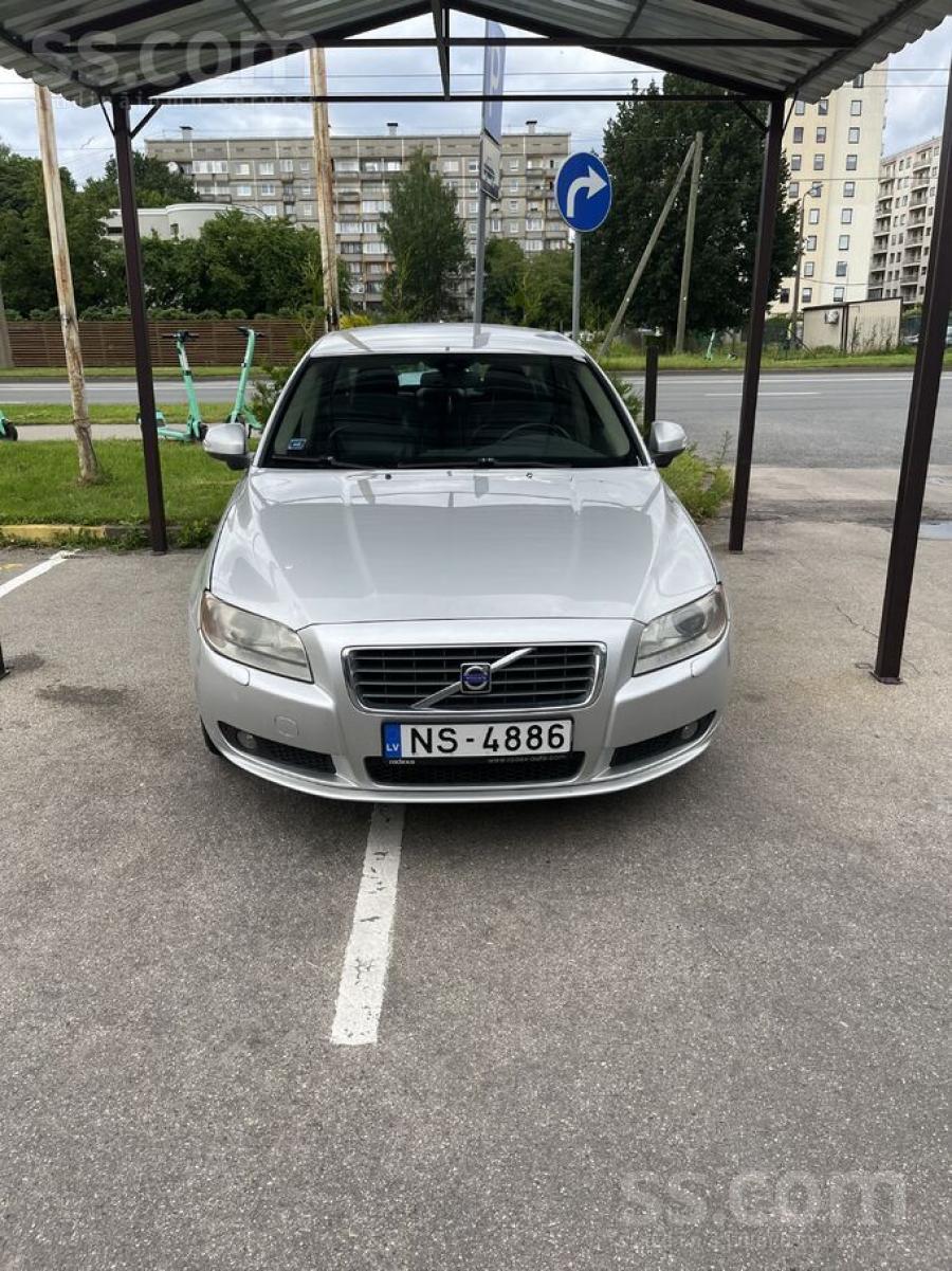 Volvo S80 2006 Rīga, ar dzinēja tilpumu 2.40 L un nobraukumu 372 tūkst. km par 2200 €, foto 3 vietnē AUTOMOTO.COM.LV