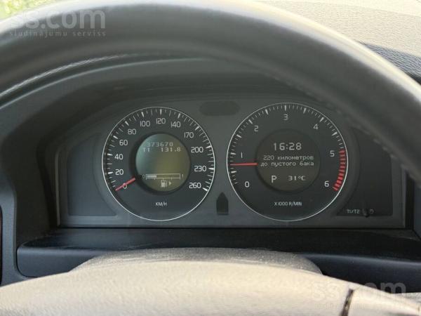 Volvo S80 2006 in Riga, with an engine capacity of 2.40 L and mileage of 372 thousand km for 2200 €, photo 8 on AUTOMOTO.COM.LV