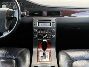 Volvo S80 2006 Rīga, ar dzinēja tilpumu 2.40 L un nobraukumu 372 tūkst. km par 2200 €, foto 9 vietnē AUTOMOTO.COM.LV