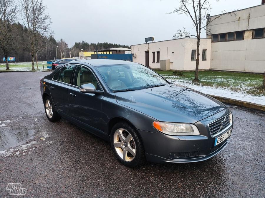Volvo S80 2006 Viļņa, ar dzinēja tilpumu 2.40 L un nobraukumu 410 tūkst. km par 3100 €, foto 2 vietnē AUTOMOTO.COM.LV