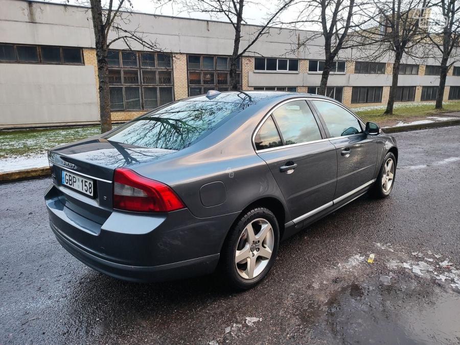 Volvo S80 2006 Viļņa, ar dzinēja tilpumu 2.40 L un nobraukumu 410 tūkst. km par 3100 €, foto 3 vietnē AUTOMOTO.COM.LV