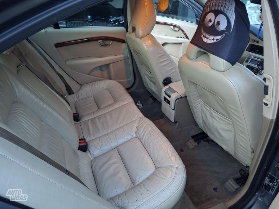 Volvo S80 2006 Šilutė, ar dzinēja tilpumu 2.40 L un nobraukumu 300 tūkst. km par 1550 €, foto 12 vietnē AUTOMOTO.COM.LV