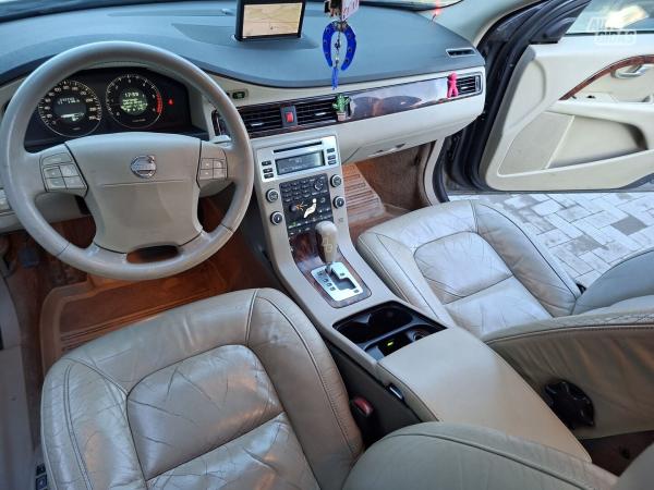 Volvo S80 2006 Šilutė, ar dzinēja tilpumu 2.40 L un nobraukumu 300 tūkst. km par 1550 €, foto 7 vietnē AUTOMOTO.COM.LV