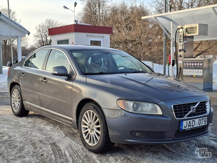 Volvo S80 2006 in Silute, with an engine capacity of 2.40 L and mileage of 300 thousand km for 1500 €, photo 3 on AUTOMOTO.COM.LV