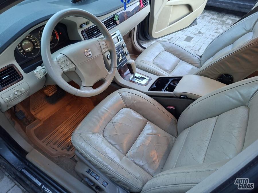 Volvo S80 2006 in Silute, with an engine capacity of 2.40 L and mileage of 300 thousand km for 1500 €, photo 5 on AUTOMOTO.COM.LV