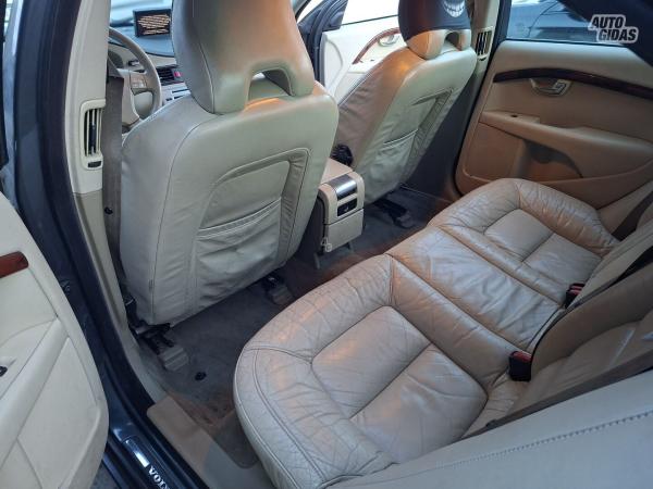 Volvo S80 2006 in Silute, with an engine capacity of 2.40 L and mileage of 300 thousand km for 1500 €, photo 8 on AUTOMOTO.COM.LV
