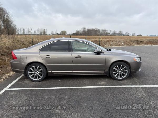 Volvo S80 2006 Tallina, ar dzinēja tilpumu 2.40 L un nobraukumu 335 tūkst. km par 4999 €, foto 4 vietnē AUTOMOTO.COM.LV