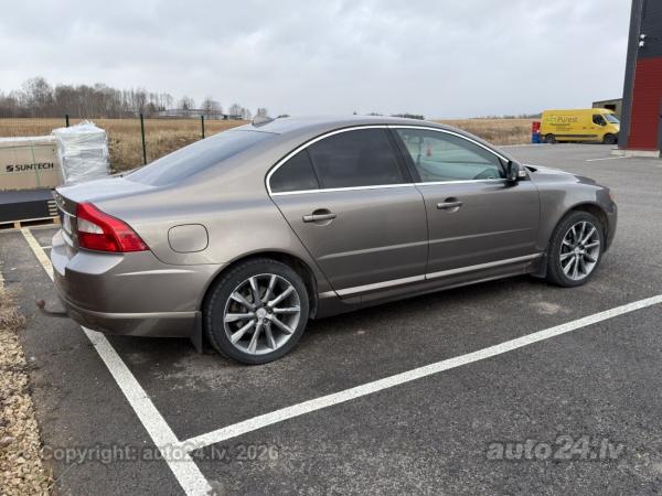 Volvo S80 2006 Tallina, ar dzinēja tilpumu 2.40 L un nobraukumu 335 tūkst. km par 4999 €, foto 5 vietnē AUTOMOTO.COM.LV