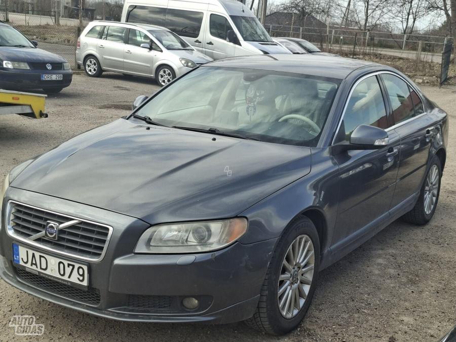 Volvo S80 2006 Šilutė, ar dzinēja tilpumu 2.40 L un nobraukumu 300 tūkst. km par 1500 €, foto 1 vietnē AUTOMOTO.COM.LV