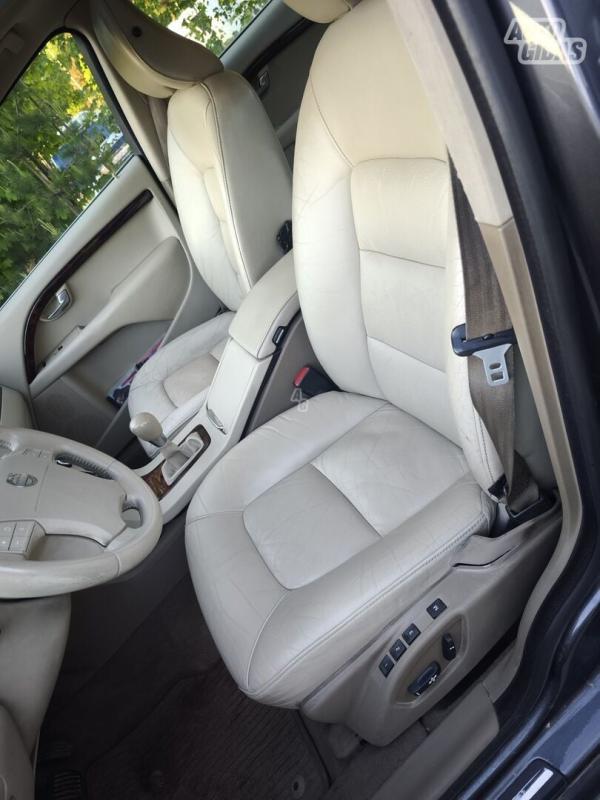 Volvo S80 2006 in Vilnius, with an engine capacity of 2.40 L and mileage of 290 thousand km for 2300 €, photo 8 on AUTOMOTO.COM.LV