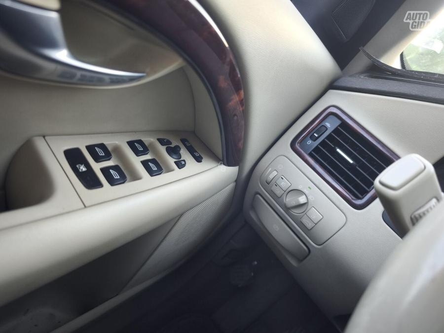 Volvo S80 2006 in Vilnius, with an engine capacity of 2.40 L and mileage of 290 thousand km for 2300 €, photo 13 on AUTOMOTO.COM.LV