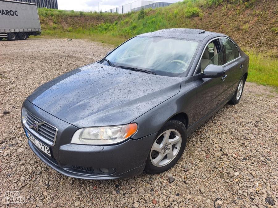 Volvo S80 2006 in Vilnius, with an engine capacity of 2.40 L and mileage of 295 thousand km for 2000 €, photo 1 on AUTOMOTO.COM.LV