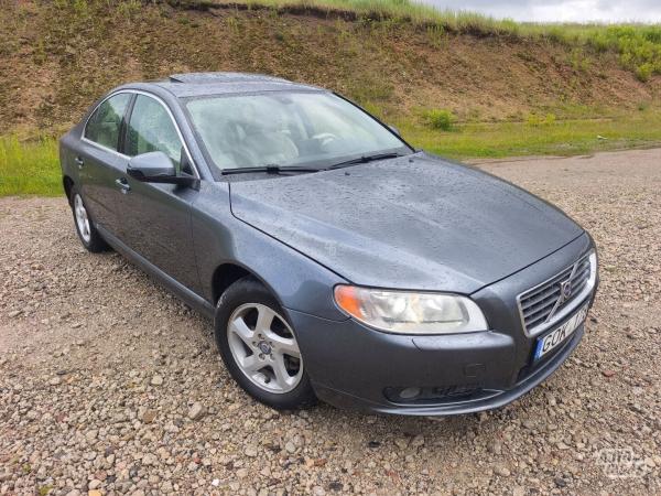 Volvo S80 2006 in Vilnius, with an engine capacity of 2.40 L and mileage of 295 thousand km for 2000 €, photo 2 on AUTOMOTO.COM.LV