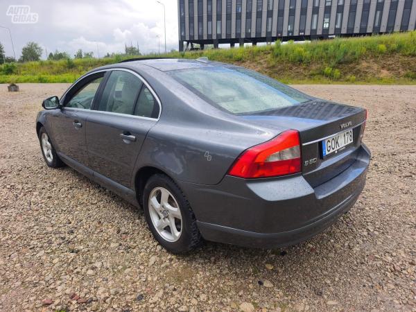 Volvo S80 2006 in Vilnius, with an engine capacity of 2.40 L and mileage of 295 thousand km for 2000 €, photo 4 on AUTOMOTO.COM.LV