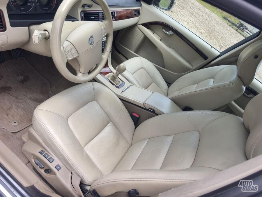 Volvo S80 2006 in Vilnius, with an engine capacity of 2.40 L and mileage of 295 thousand km for 2000 €, photo 9 on AUTOMOTO.COM.LV