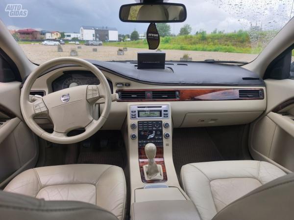 Volvo S80 2006 in Vilnius, with an engine capacity of 2.40 L and mileage of 295 thousand km for 2000 €, photo 9 on AUTOMOTO.COM.LV