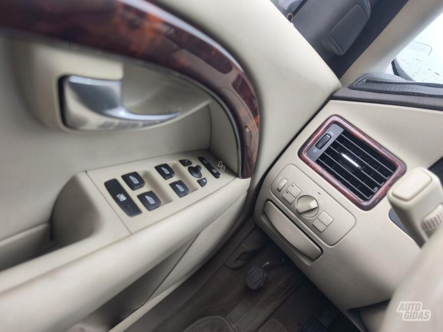 Volvo S80 2006 in Vilnius, with an engine capacity of 2.40 L and mileage of 295 thousand km for 2000 €, photo 14 on AUTOMOTO.COM.LV