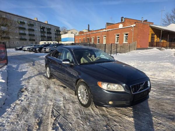 Volvo S80 2006 in Ventspils, with an engine capacity of 2.40 L and mileage of 404 thousand km for 2950 €, photo 3 on AUTOMOTO.COM.LV