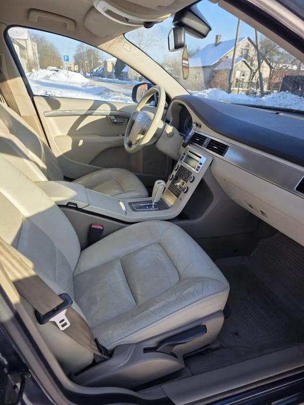 Volvo S80 2006 in Ventspils, with an engine capacity of 2.40 L and mileage of 404 thousand km for 2950 €, photo 10 on AUTOMOTO.COM.LV