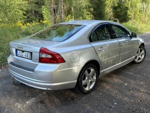 Volvo S80 2006 in Vilnius, with an engine capacity of 2.40 L and mileage of 336 thousand km for 2900 €, photo 5 on AUTOMOTO.COM.LV