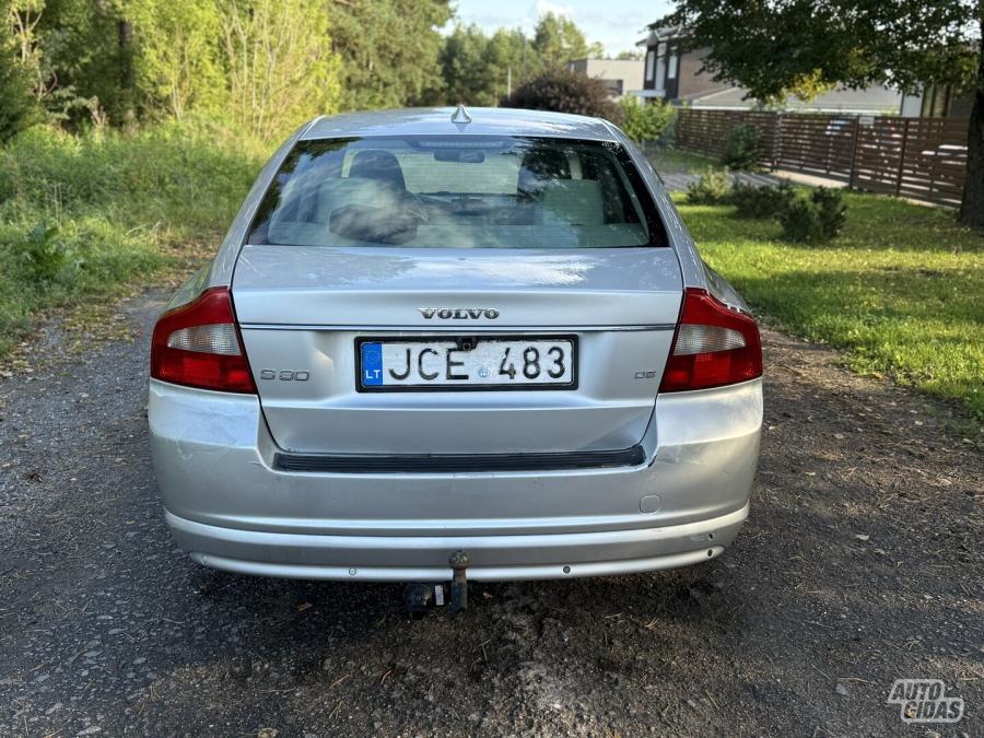 Volvo S80 2006 in Vilnius, with an engine capacity of 2.40 L and mileage of 336 thousand km for 2900 €, photo 6 on AUTOMOTO.COM.LV